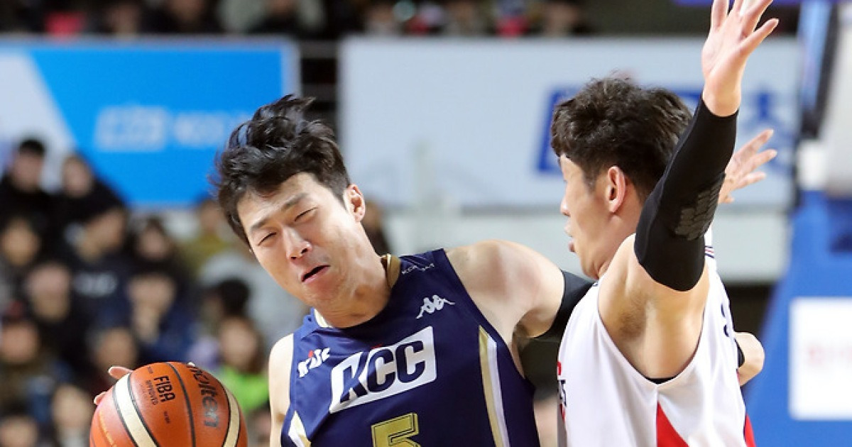 KCC 이정현 '동근이형 파울 아니야?'