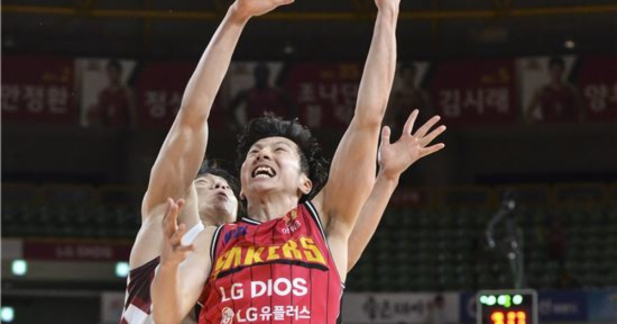 '김시래 21득점' LG, KGC 꺾고 5연패 탈출