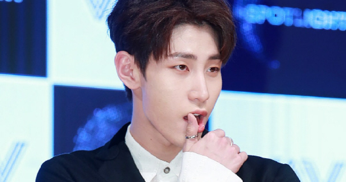 VAV 로우, '섹시하게 입술을 쓸며~' (쇼케이스)