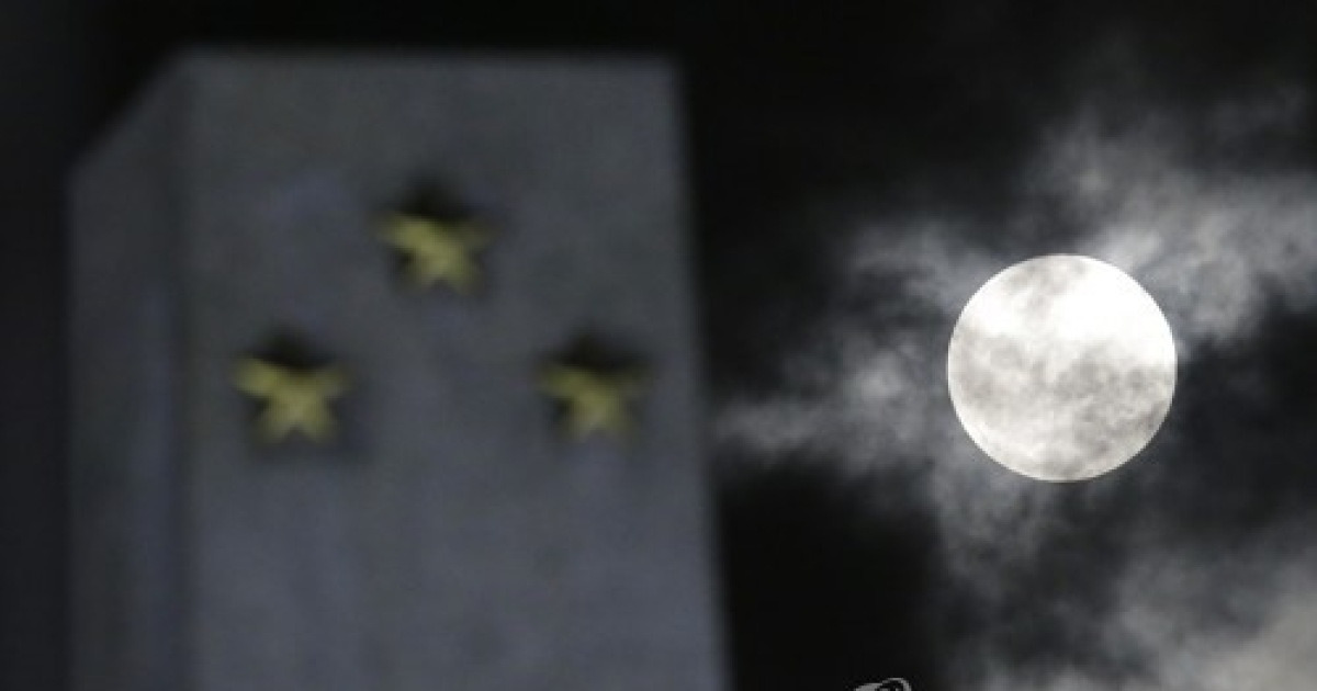 Philippines Lunar Trifecta