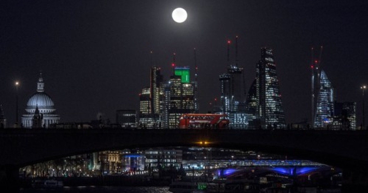 epaselect BRITAIN LONDON SUPERMOON