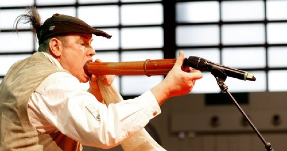 GERMANY TRADITIONS DEER CALLING