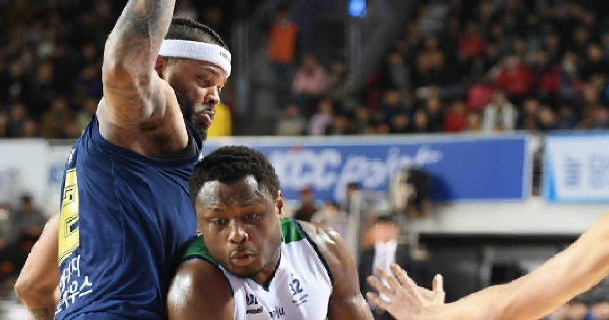 [BK Review] '버튼 만점 활약' DB, 접전 끝에 KCC 꺾어.. 13연승 질주