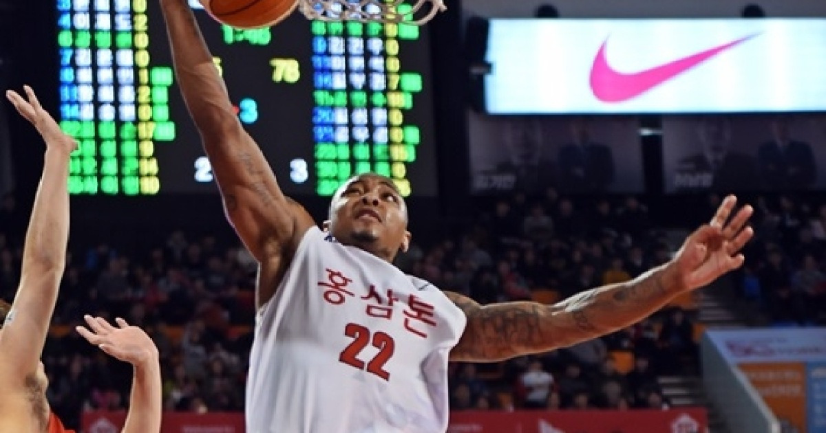 [BK포토]KGC 피터슨 "나도 높이로는 지지 않아"