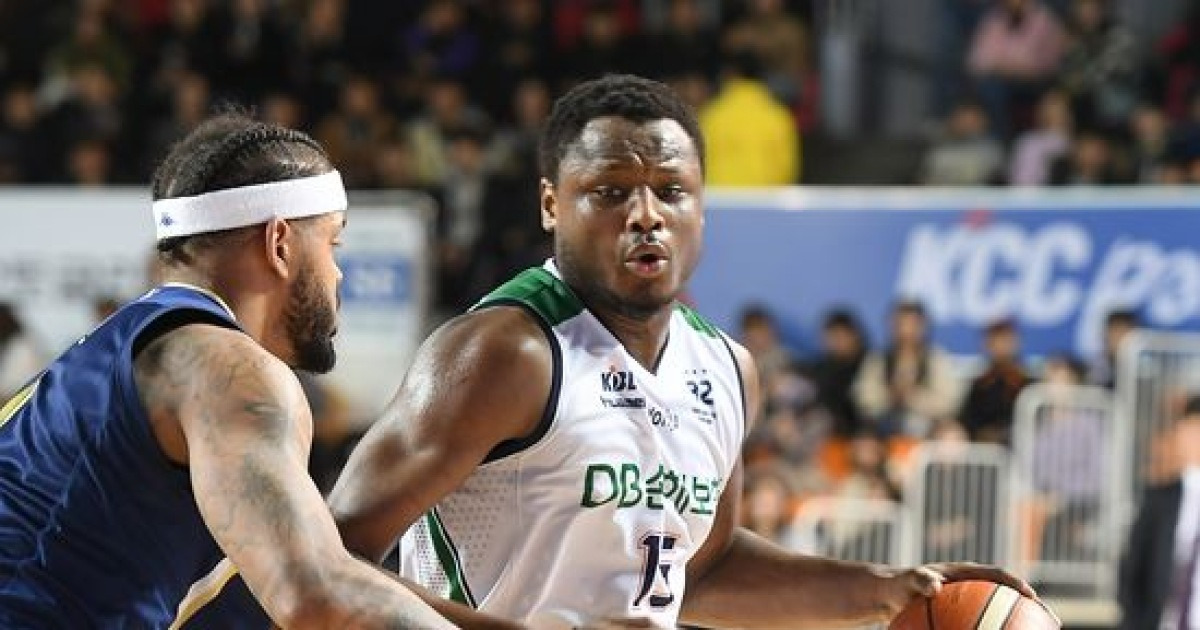 '버튼 34점' DB, KCC 꺾고 13연승 질주