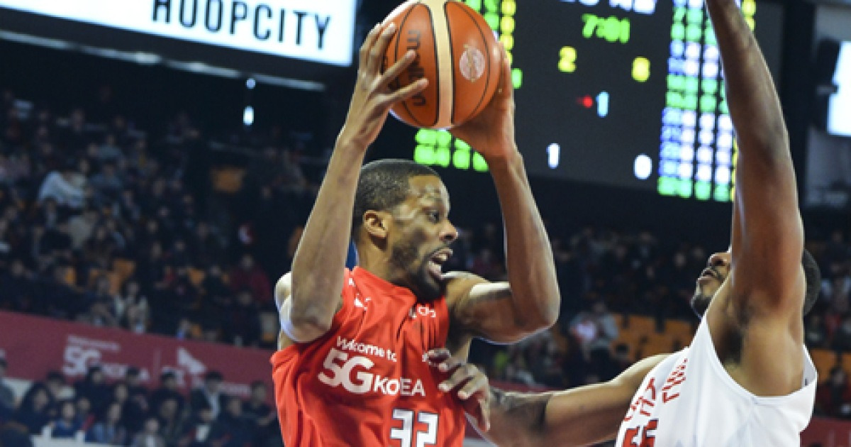 '헤인즈 31P' SK, 2위 KCC와 1경기 차로 좁혀..KGC인삼공사는 6위 추락