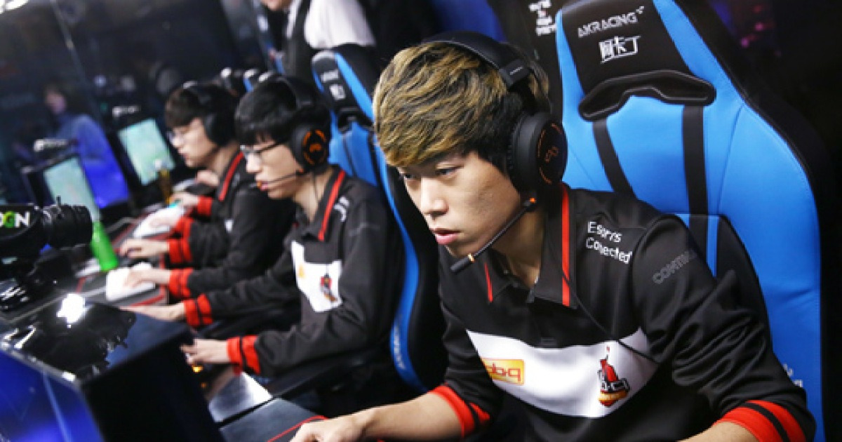 [롤챔스] bbq, 74분 혈전 끝에 SKT 잡고 1대1 타이