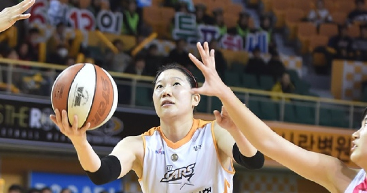 '강아정 14점 6AS' KB 5연승 질주, KDB 15연패