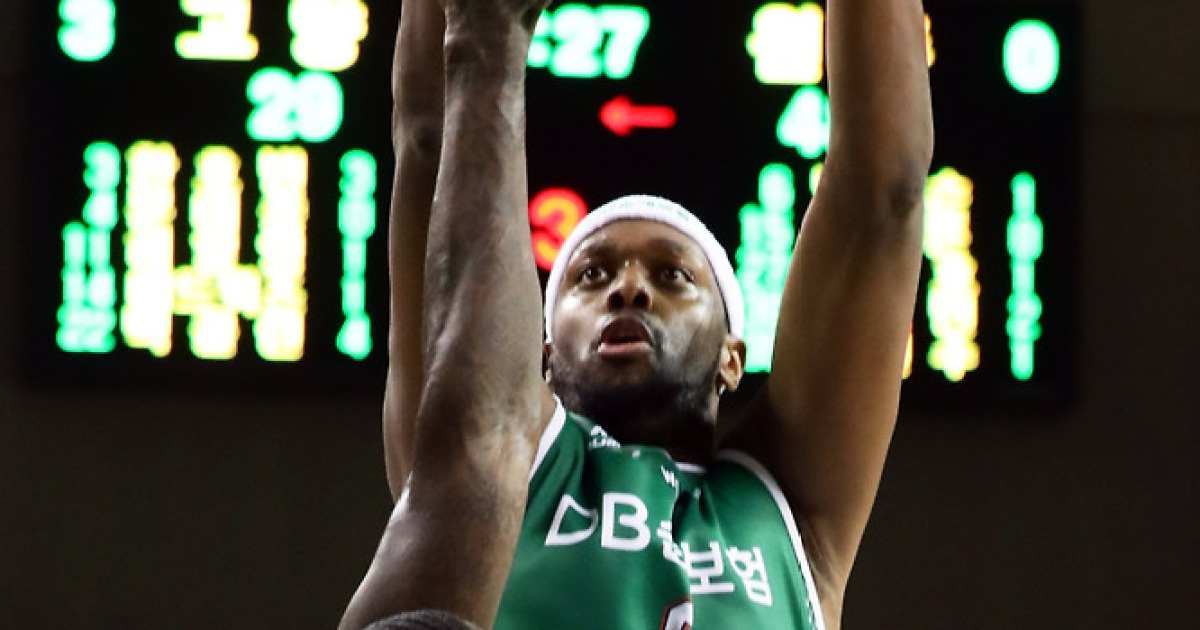 KBL, 경기 중 유니폼 찢은 DB 벤슨에 제재금 500만원