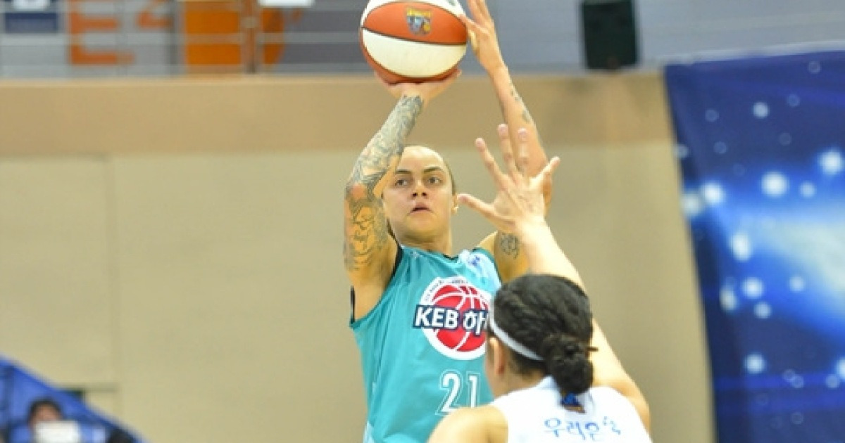 [BK포토]KEB 과트미 ' 3점슛으로 달아나자'