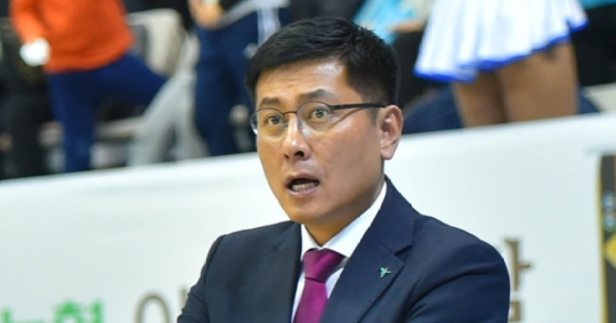 [BK포토]KEB 이환우 감독 ' 파울이잖아요'