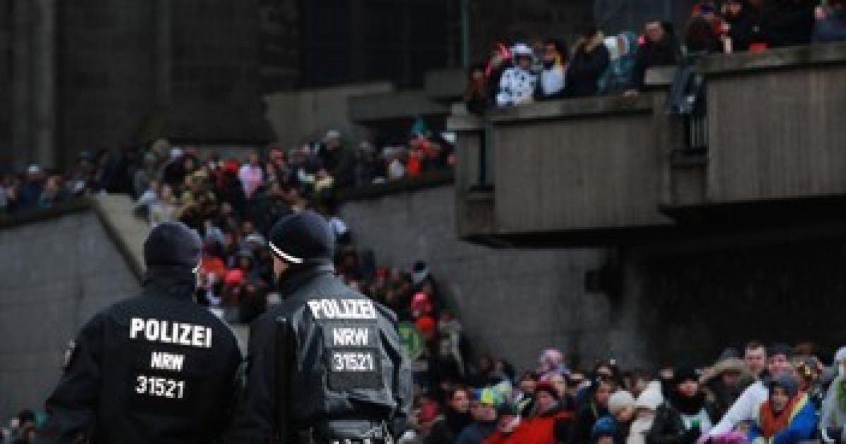 GERMANY-COLOGNE-ROSE MONDAY-CARNIVAL PARADE-SECURITY