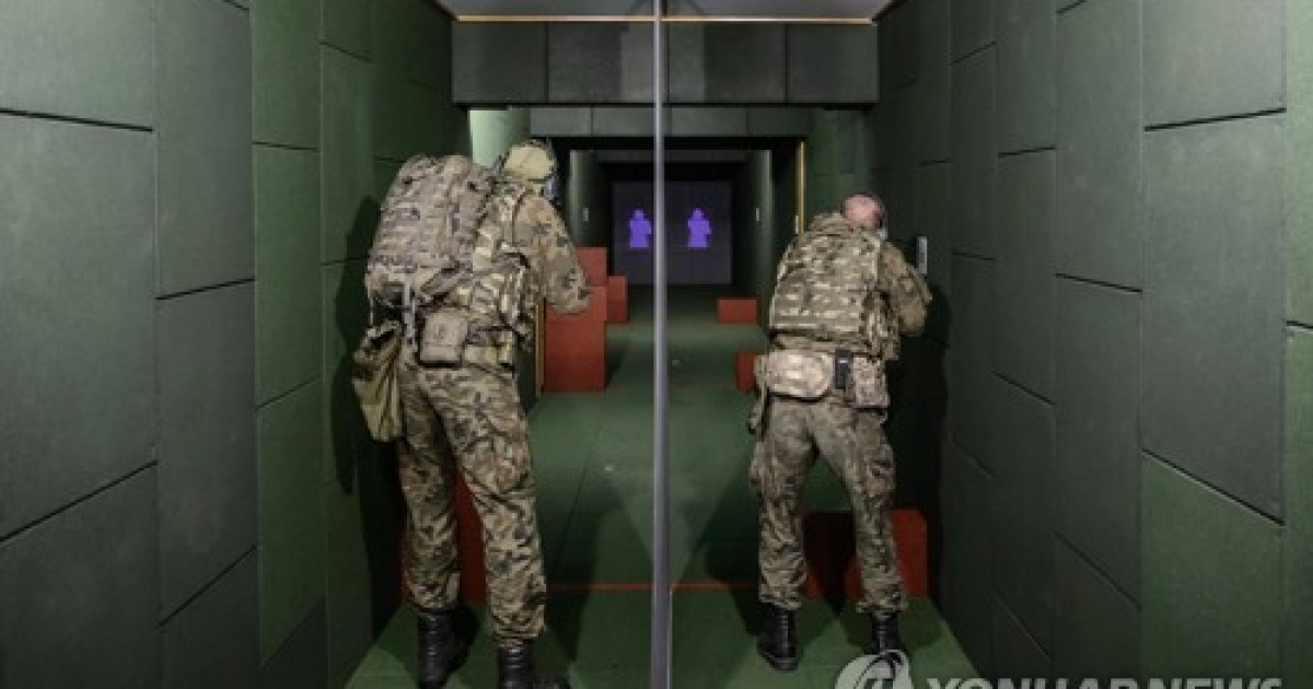 POLAND ARMY MOBILE SHOOTING RANGE