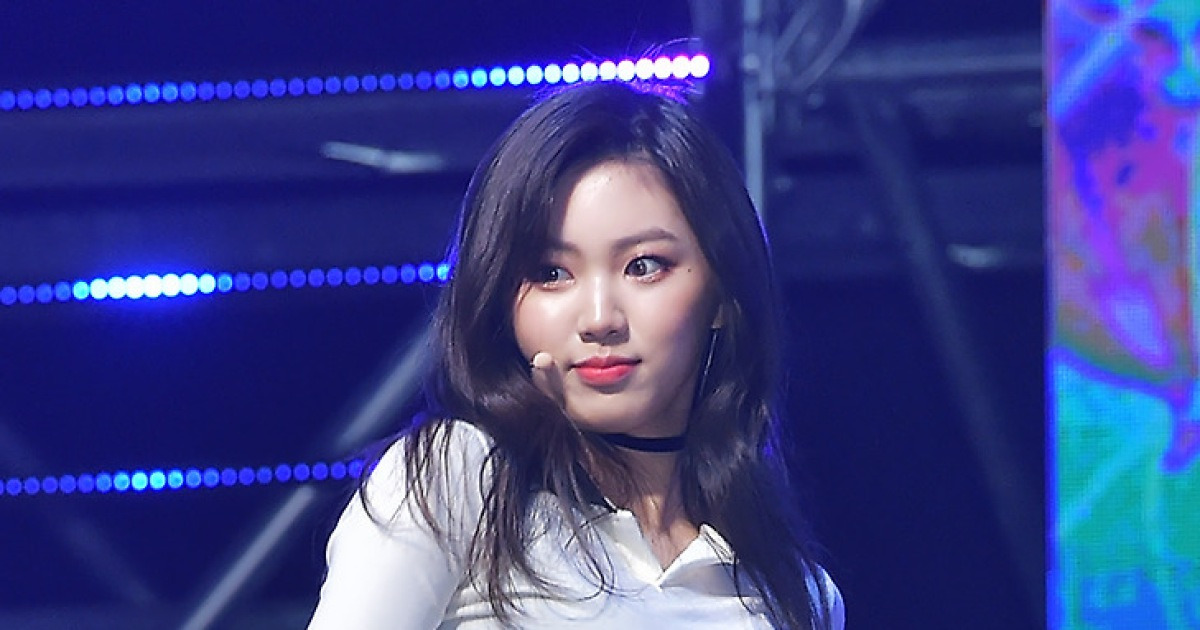 [포토엔HD] CLC 권은빈 '군살 없는 복근 살짝 드러내고'