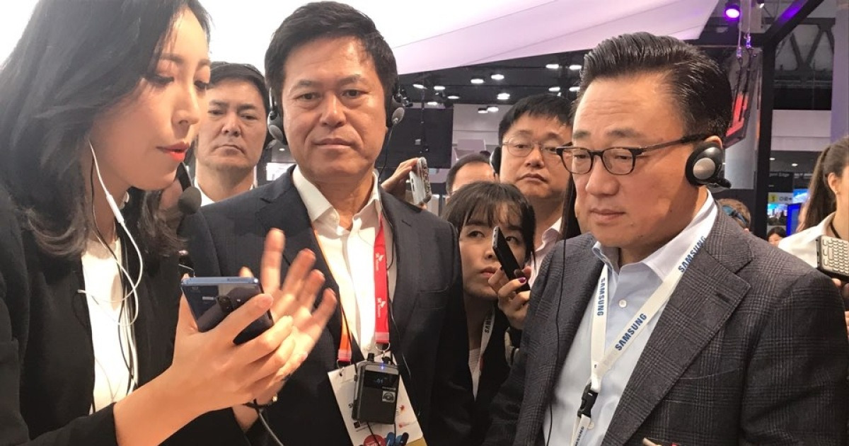 박정호 SKT사장 "갤S9으로 내 이모지 만들어볼까"