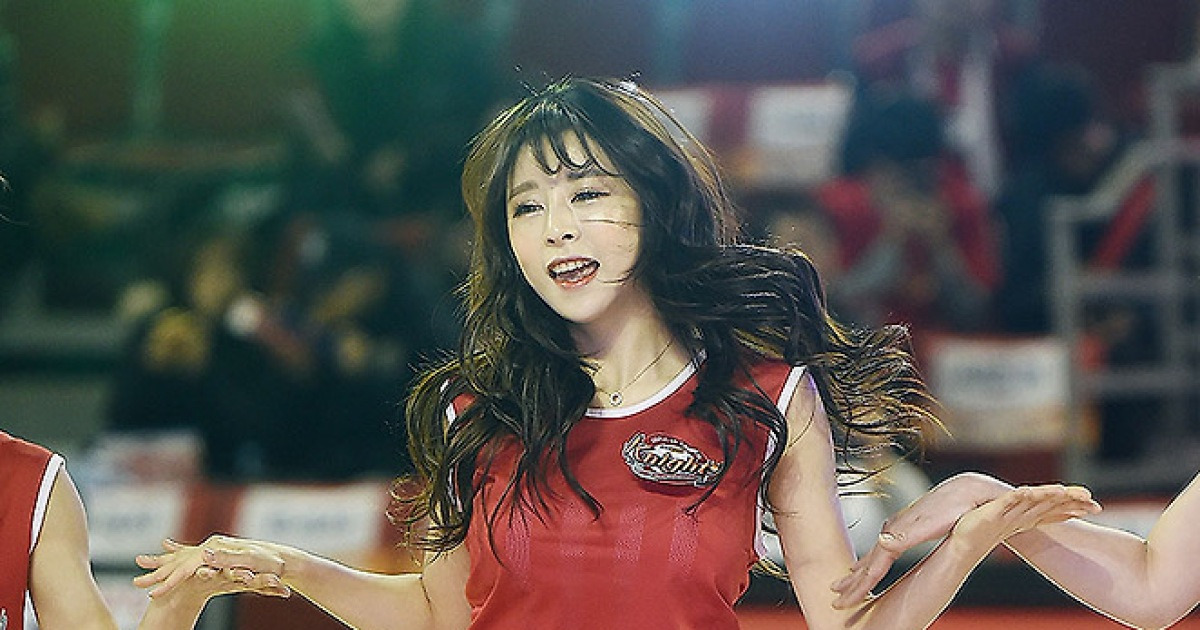 [엑's HD] SK 치어리더 '사랑스러운 눈웃음'