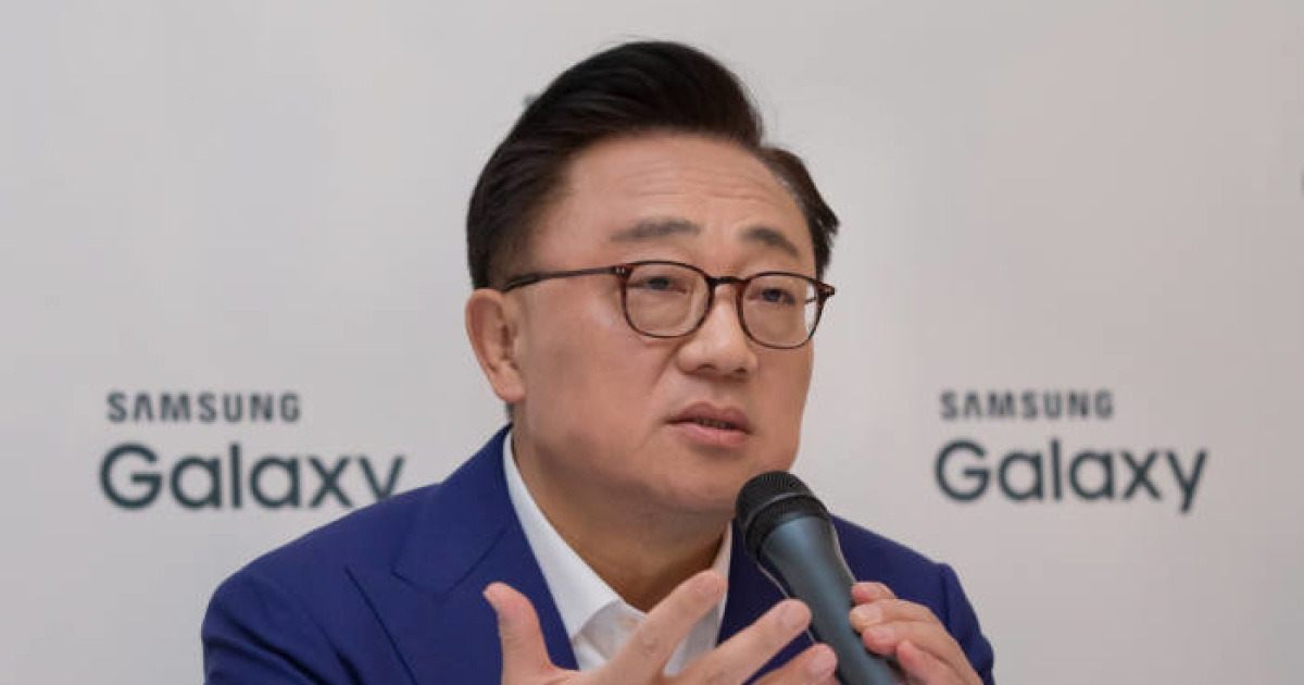 "그들과 차원이 달라"..삼성 갤S9 'AR이모지' 자부심