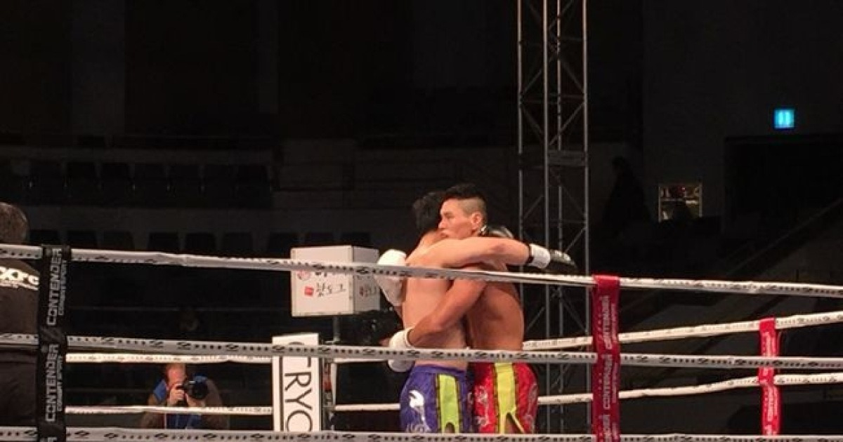 [MAX FC12] '아재 파이터' 황명호, KO승.. "40대 죽지 않았다!"