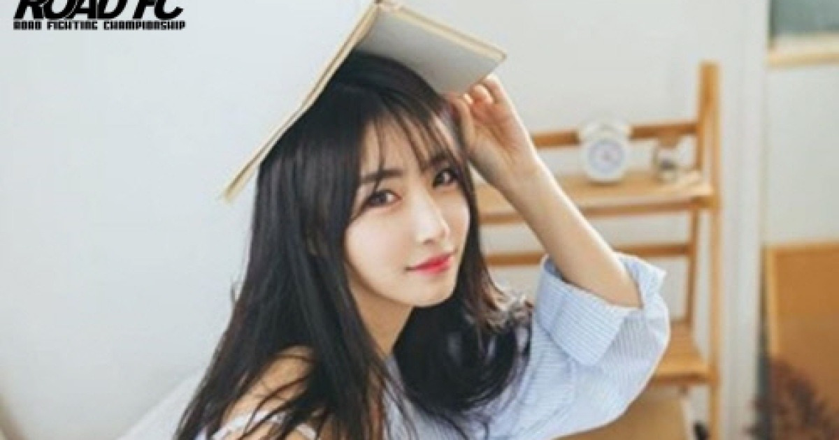 '봄의 전령사' 로드걸 임지우, "100만불 토너먼트를 빨리 보고 싶어요"