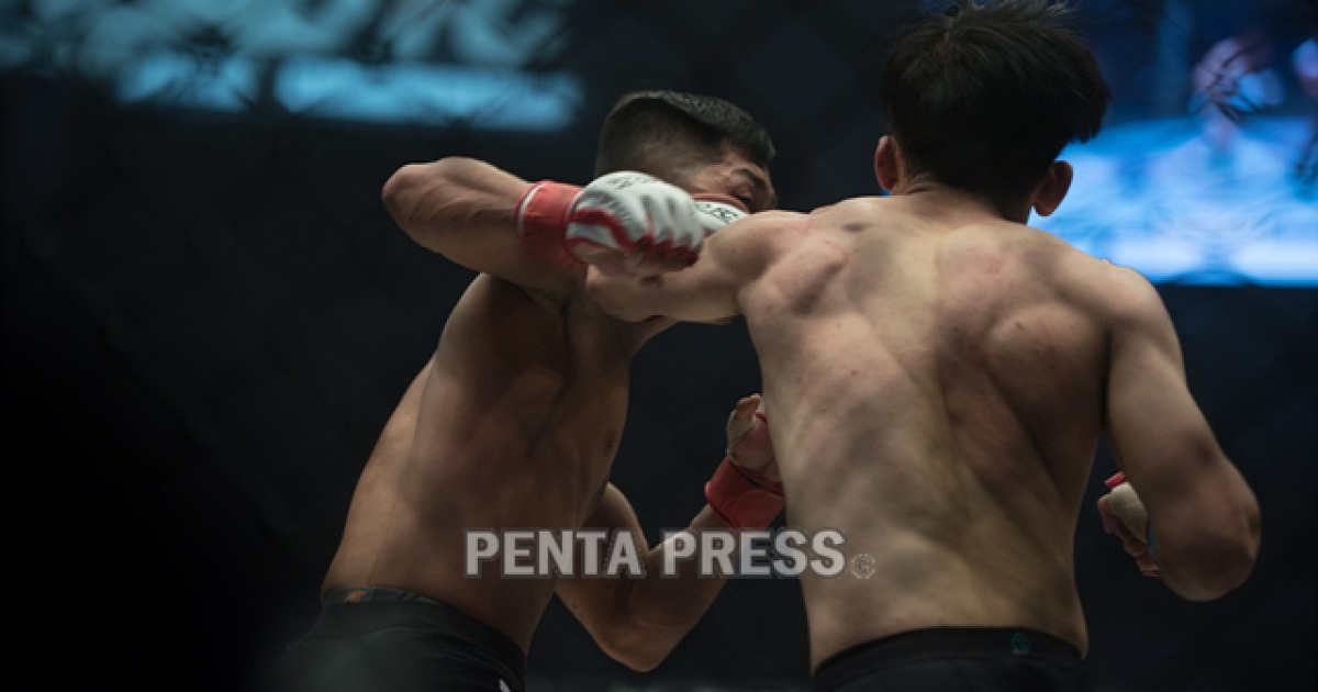 [포토] 카운터 펀치 - XIAOMI ROAD FC 046 (27)