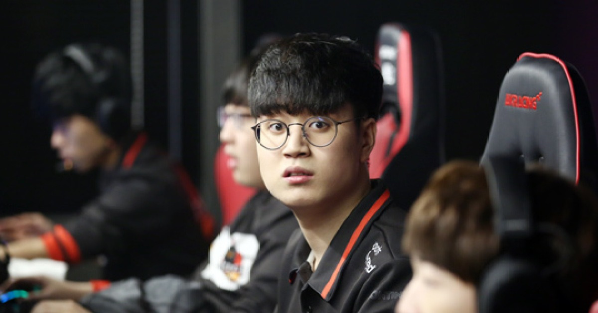 [롤챔스] bbq, SKT에 킬 스코어 13대0으로 완승! 1-0