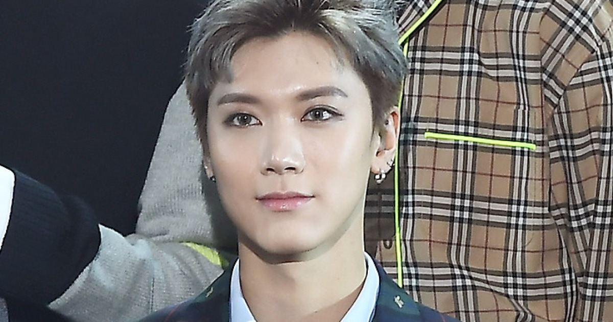 [포토엔HD] NCT 텐 '자체발광 손가락 하트~'