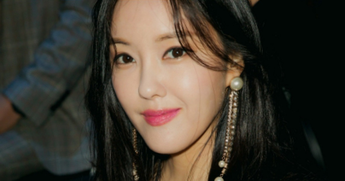 [bnt포토+] '길면 더 우아해져요' 효민-이다희-서지혜 '드롭이어링으로 방점 찍은 여신무드'(YCH)