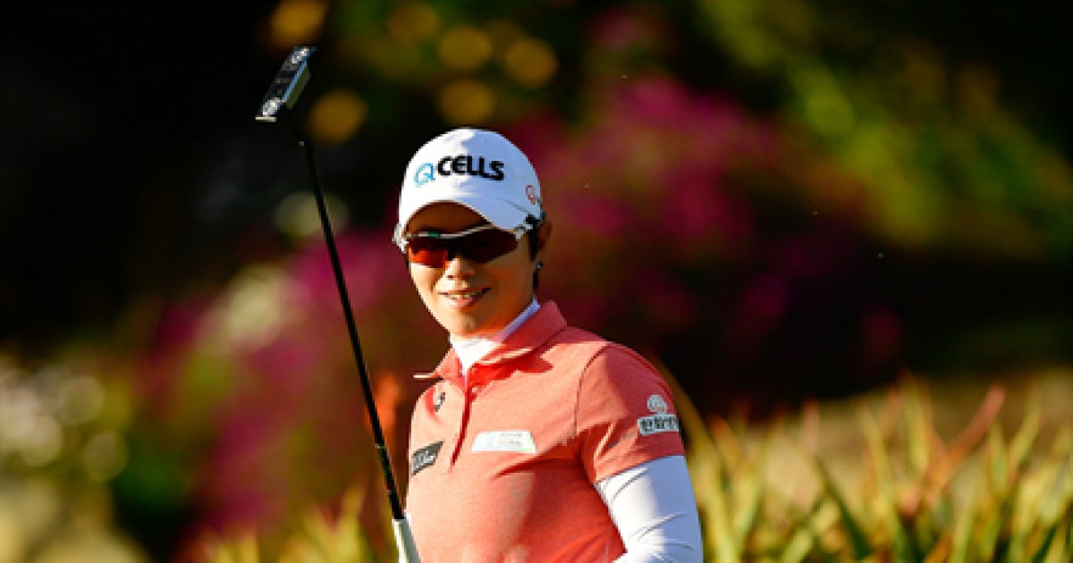 [포토] 퍼팅 결과 확인하는 지은희 - 2018 LPGA KIA 클래식 (30)