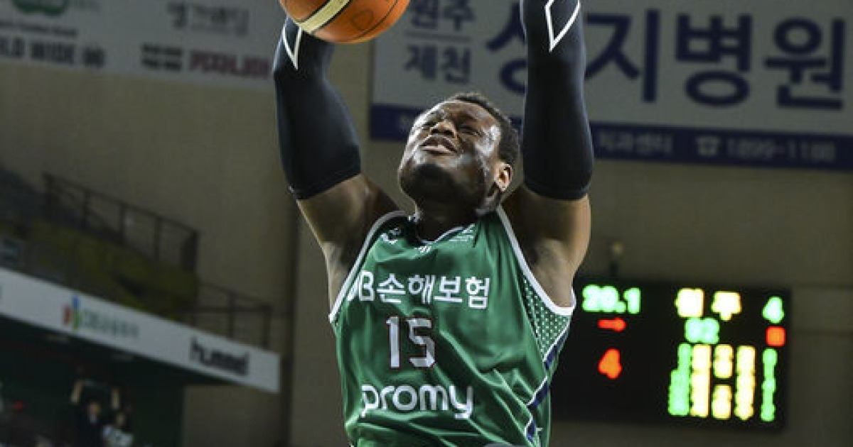 '버튼-벤슨 맹폭' DB, KGC에 2연승..챔프전 진출 눈앞