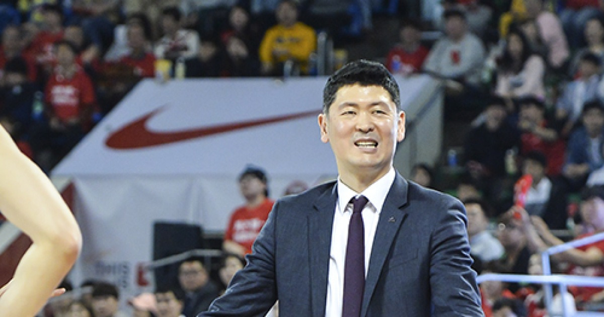 [KBL PO] '원정 2연패' 추승균 감독 "승부처에 개인플레이가 패인"