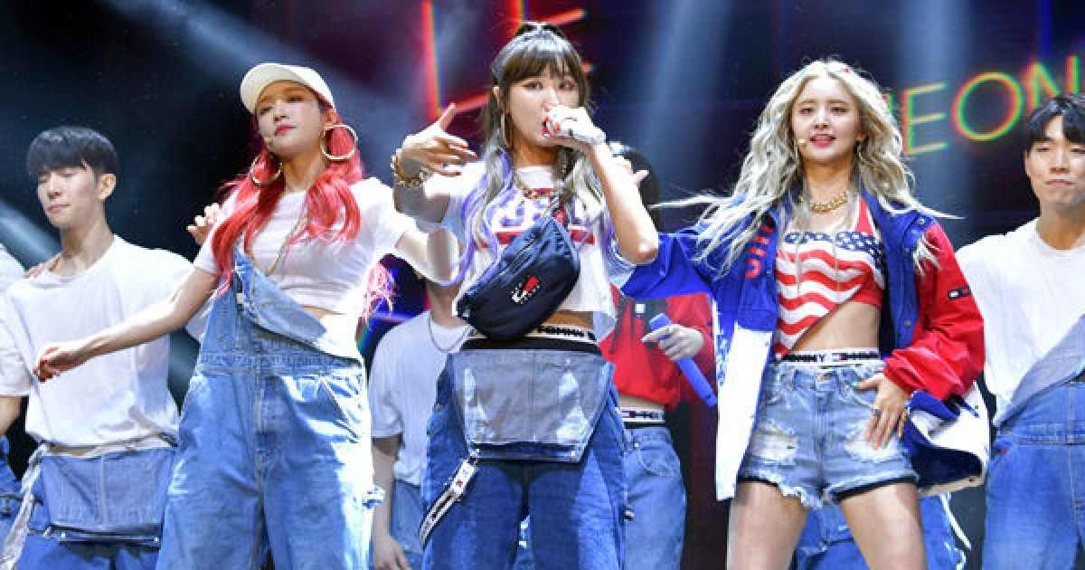 [E포토]90년대 컨셉으로 돌아온 EXID