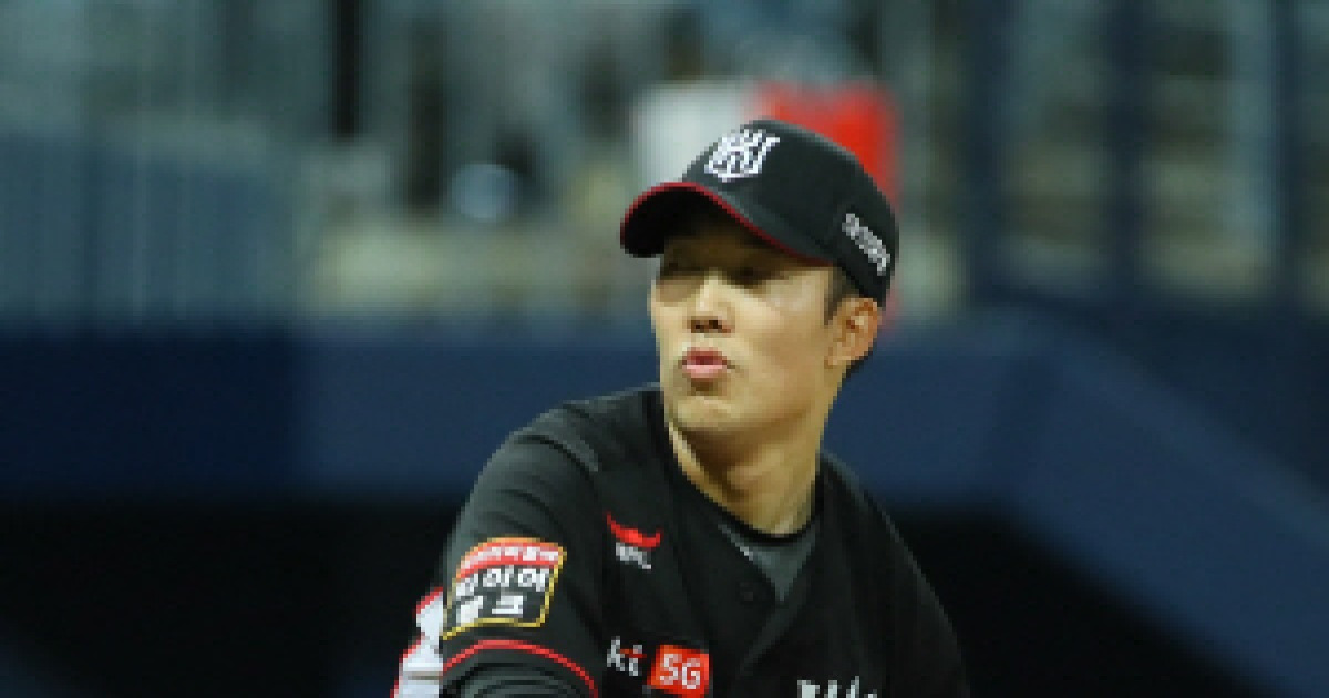 kt유니폼 입은 금민철, 시즌 2승 '금빛投'