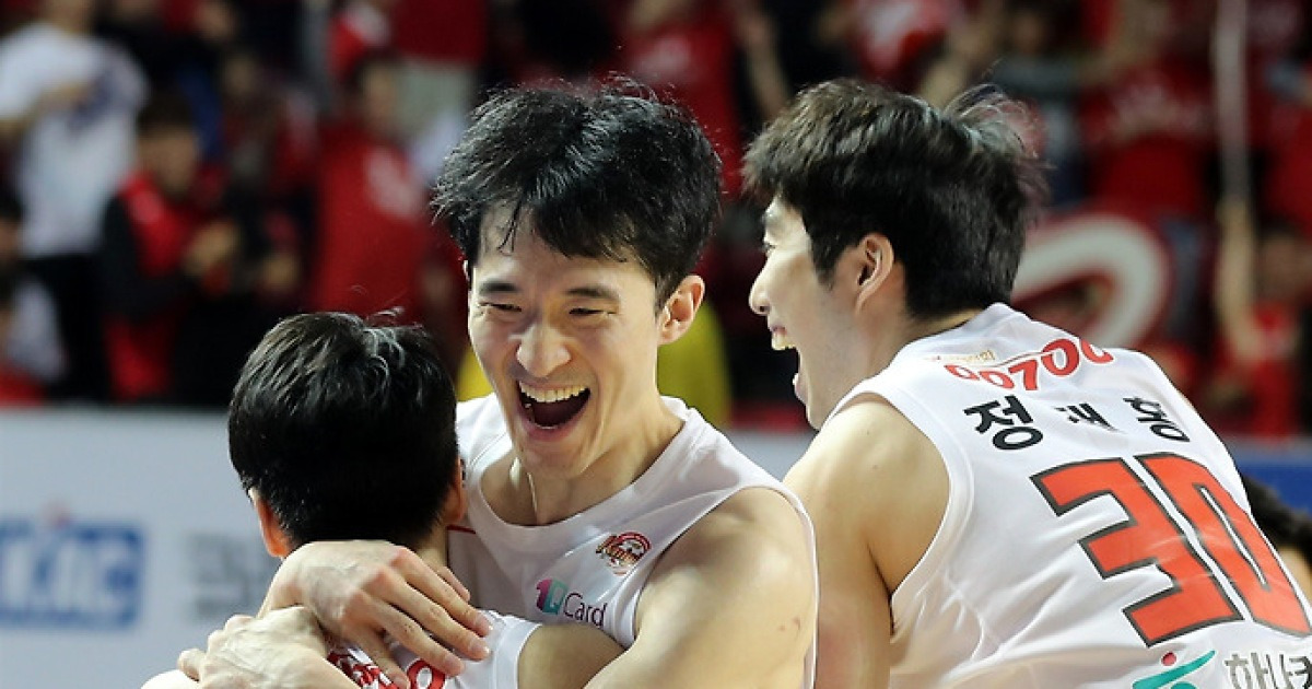 '챔프전 진출' SK, KCC 꺾은 비결은 역시 체력이었다