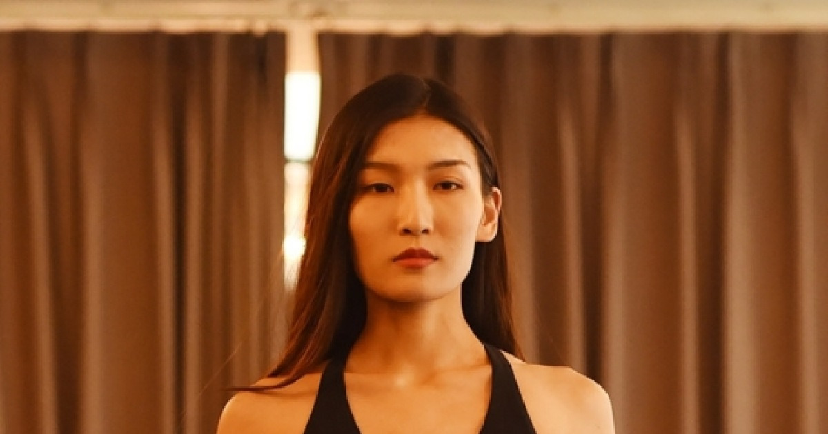 [포토]중국 모델 Li Yue, 수영복 심사 중~