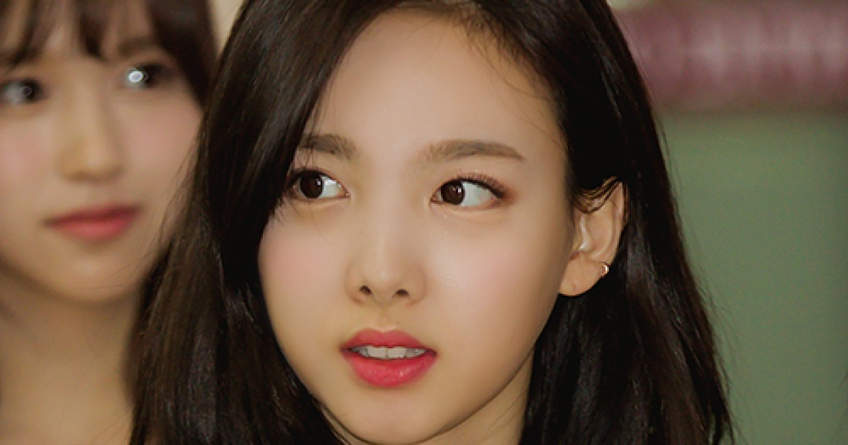 [bnt포토] 트와이스 나연 '이만큼 크게 보면 더 예쁘나연'