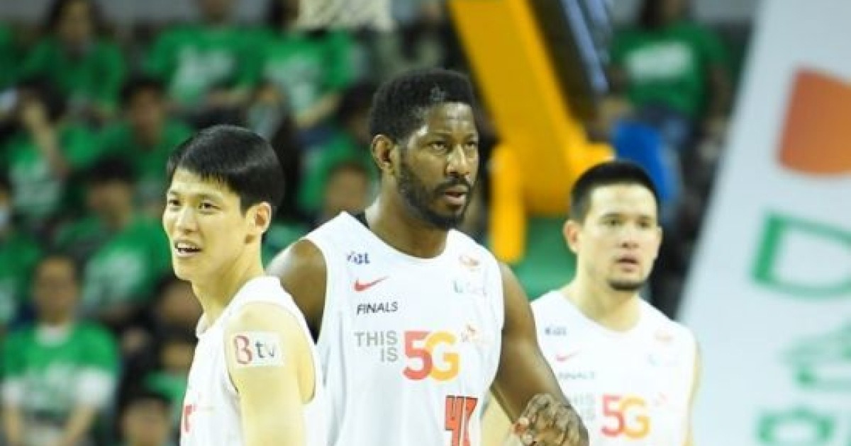 '2패 뒤 3연승' SK, DB에 98-89 승리..정상까지 '단 한걸음'