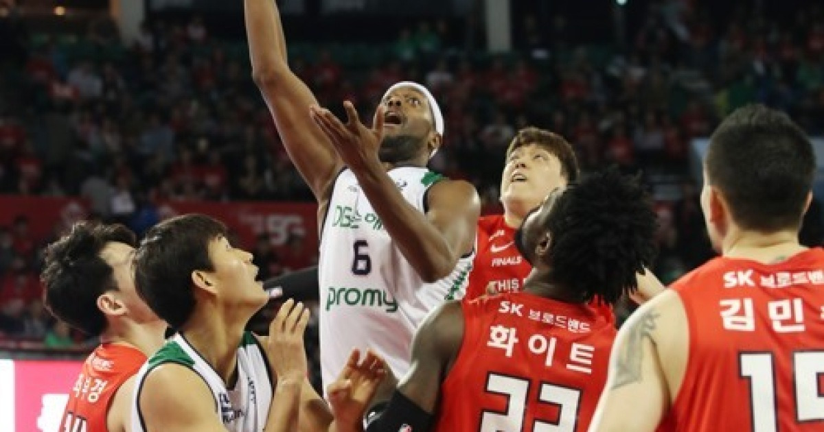 KBL '종료 17초 전 판정 논란' 심판 출전정지 징계