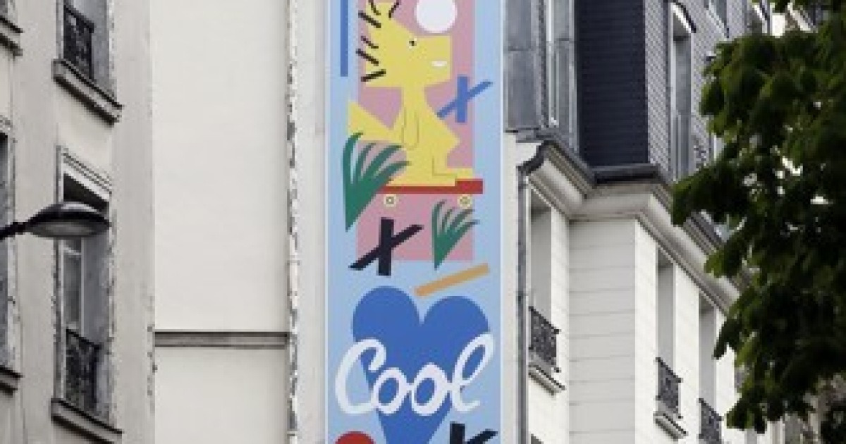 FRANCE STREET ART PEANUTS SNOOPY