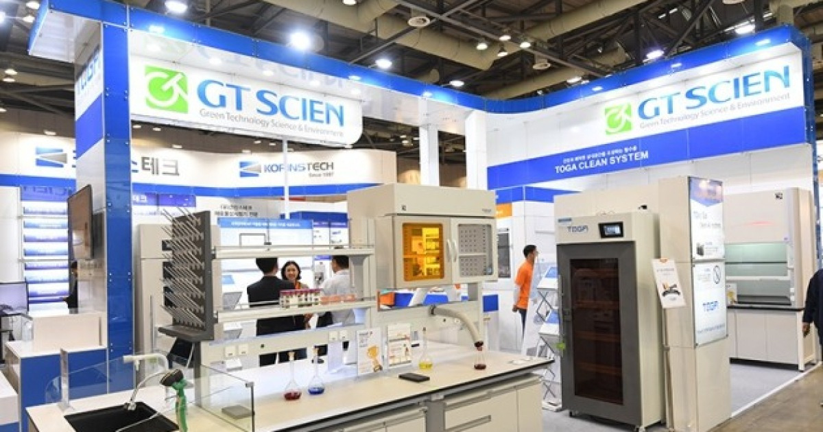 [포토] 유해가스 정화장치 선보이는 지티사이언 (KOREA LAB 2018)