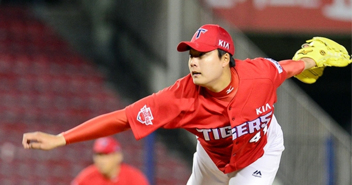 '157km/h 직구' 한승혁, 소극적인 피칭이 발목 잡았다