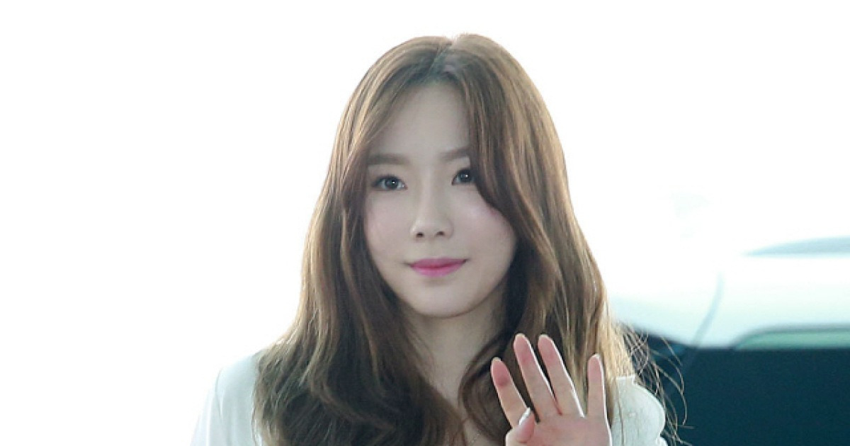 소녀시대 태연 공항에 뜬 햇살 공항패션