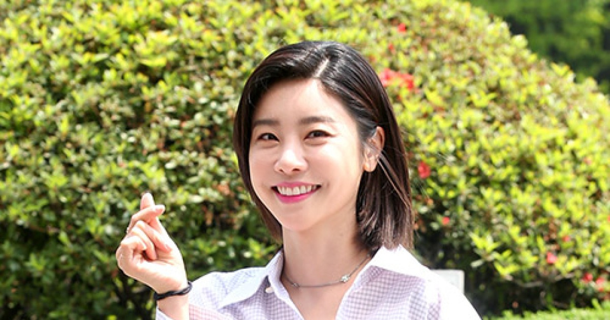 [bnt포토] 걸스데이 소진 햇살받아 더 상큼한 미모