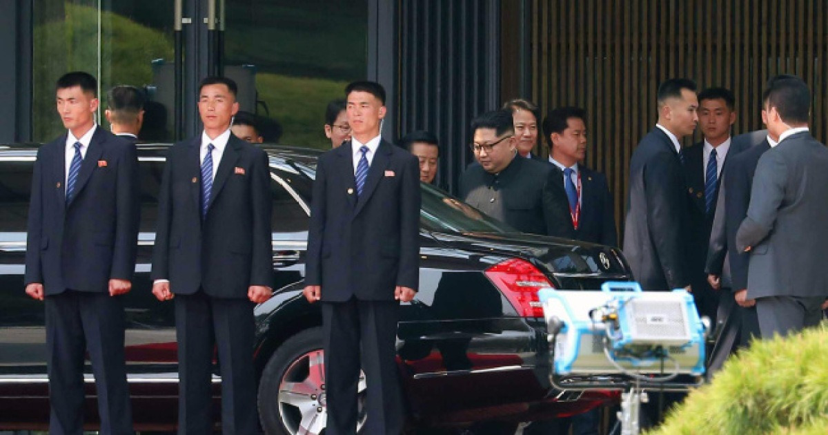 [2018 Inter-Korean summit] Who are the tall guards surrounding Kim Jong-un?