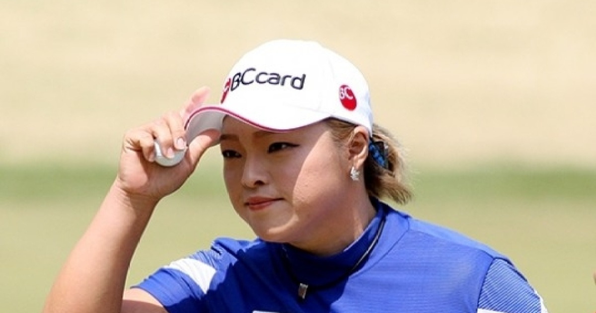 '승부사' 장하나, KLPGA 3R만 8언더파..2타 차 단독 선두 도약