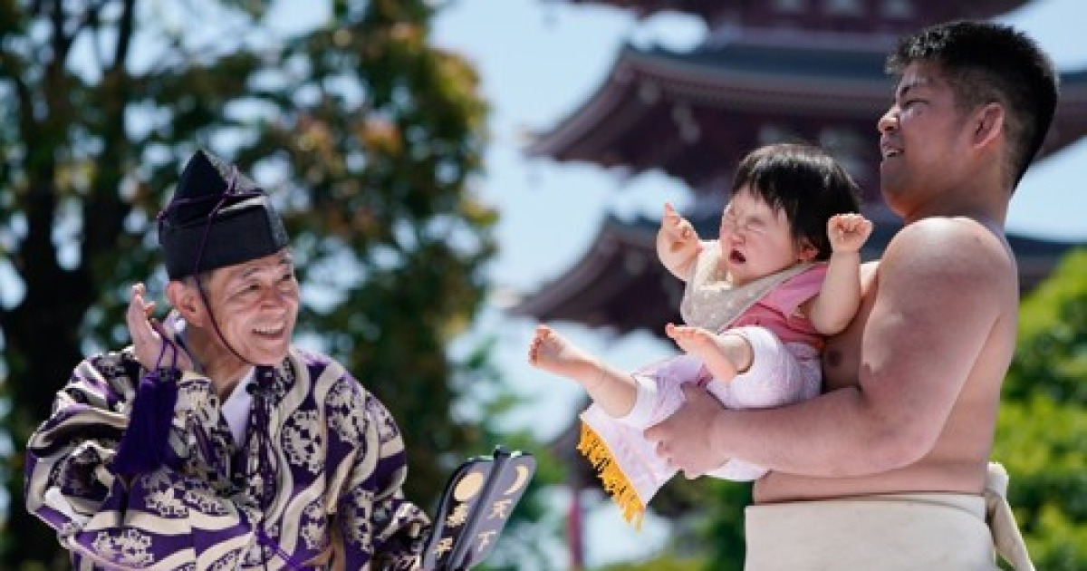 epaselect JAPAN CURIOSITIES BABY CRYING CONTEST
