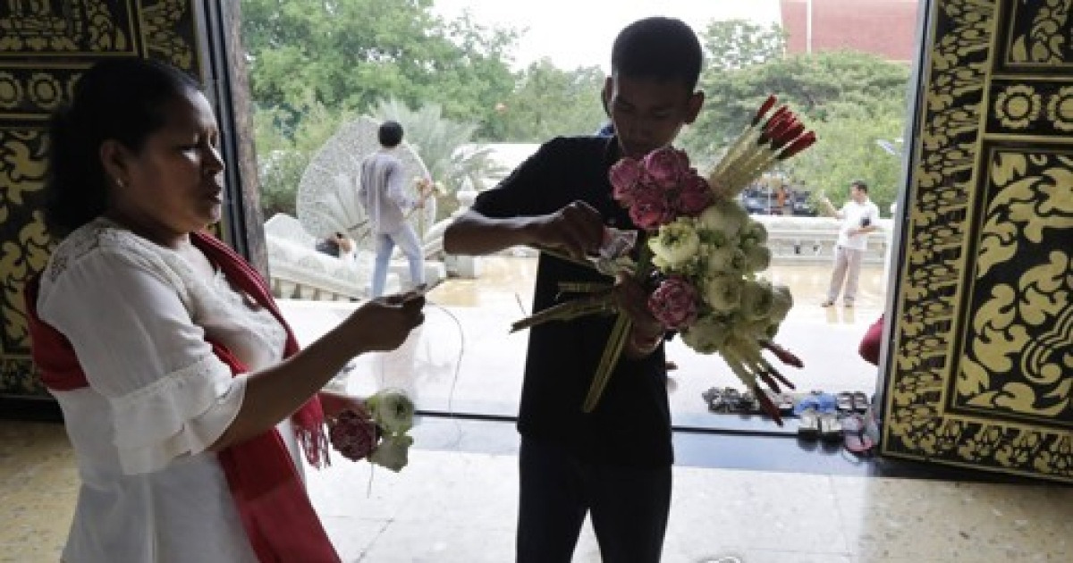 CAMBODIA VISAKA BOCHEA BUDDHA BIRTHDAY