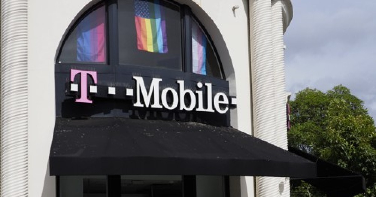 (FILE) USA ECONOMY T-MOBILE SPRINT MERGER