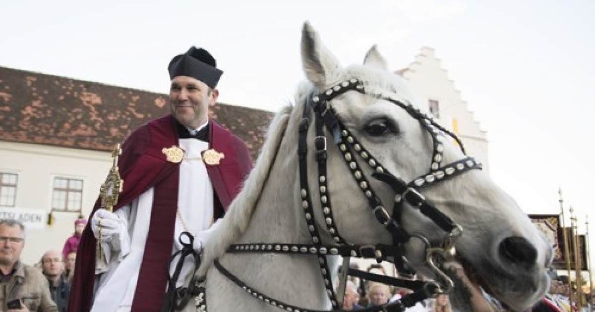 GERMANY PHOTO SET TRADITIONS BLOOD RIDE