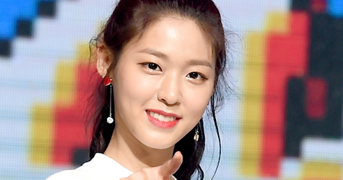 [MD포토] AOA 설현 '내가 더 찍었어'