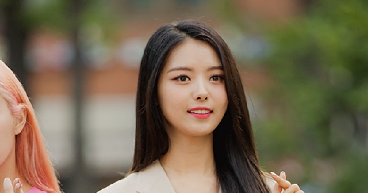 [bnt포토] 프리스틴V 나영 '미소 짓는 스톤나영'